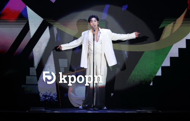 白虎遵守約定3年後襲台！「深V性感登場」獻唱周興哲熱門歌曲 - Kpopn