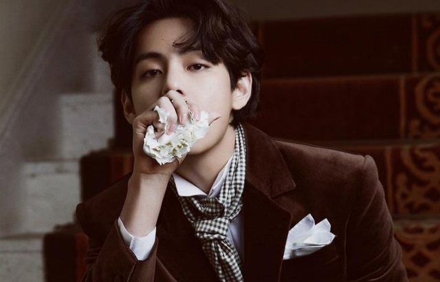 HYBE專門推出冷系列美男美女？網友大讚「V一笑起來就變暖」 - Kpopn