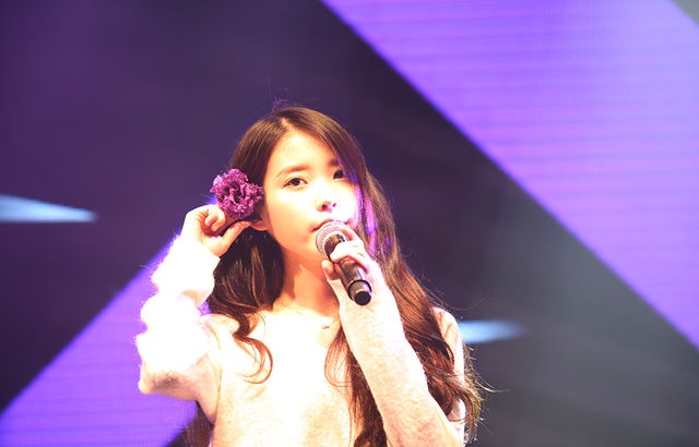 IU 新曲《Zezé》現場表演版 - Kpopn