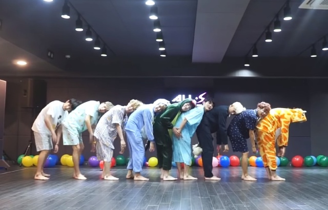 D-CRUNCH 出道單曲專輯收錄曲《I WANT》舞蹈版 MV 公開 - Kpopn