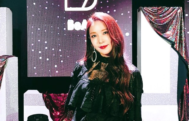天后 BoA 出道18年，官方手燈即將問世，預覽照搶先公開！ - Kpopn