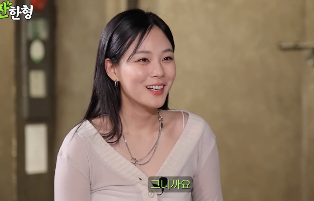 性感R&B女神BIBI自曝第一次接吻後全身痠痛？最後竟是靠「這個方法」治好！ - Kpopn