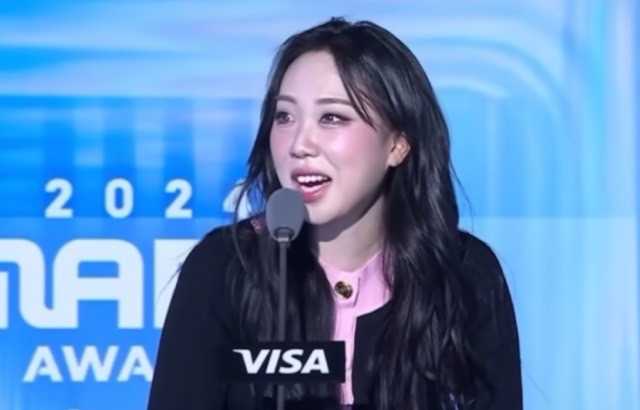 MAMA頒給李泳知「OLIVE YOUNG獎」 她傻眼笑翻：沒有優惠券嗎？ - Kpopn