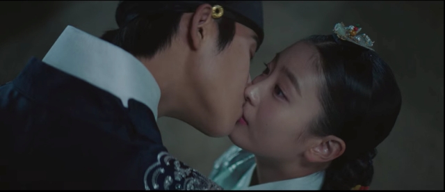 雷！《王后傘下》大結局「她 」回來了 世子變超主動～戀愛惹 - Kpopn