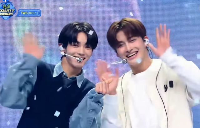 TWS創新的手指愛心 - Kpopn