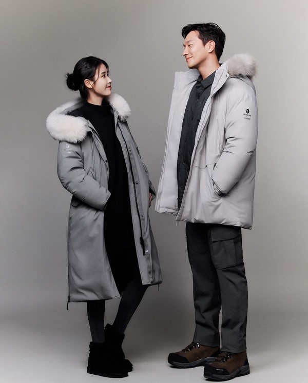 IU X 孫錫久，身高差讓人心動的「冬季情侶」畫報 - Kpopn