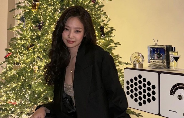 JENNIE捐贈一億幫助青少年 仔細看竟是「以粉絲名義」超暖心！ - Kpopn