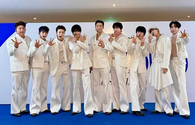 SJ三場大巨蛋完售！利特比大拇指感激喊「很幸福」 東海驚呼Really？希澈下跪謝粉絲 - Kpopn