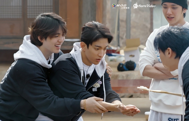 SEVENTEEN10年舞蹈記憶瞬間當機 羅PD見群魔亂舞崩潰喊：夠了 - Kpopn