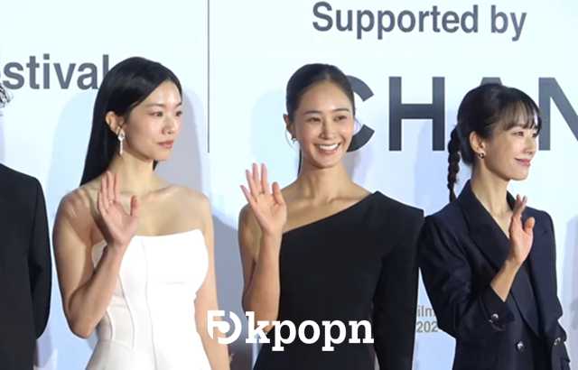 【釜山影展】金秀賢離婚後首現身「深V解放美胸」 TWICE多賢白到發光宋仲基幸福肥亮相 - Kpopn