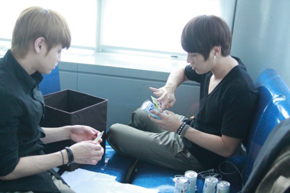 BEAST 感謝粉絲驚喜禮物! - Kpopn