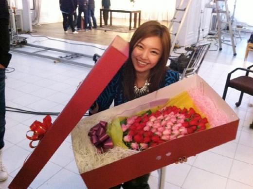 Simon D 給女友送花 - Kpopn