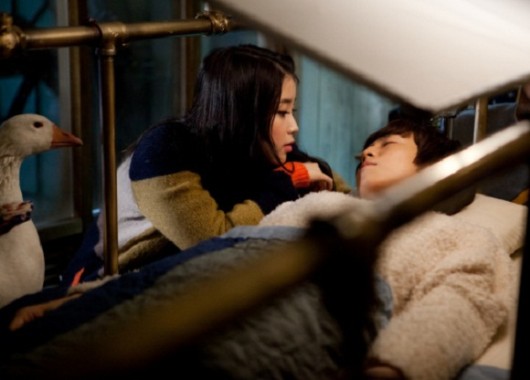 IU 釋出 MV teaser 照 - Kpopn