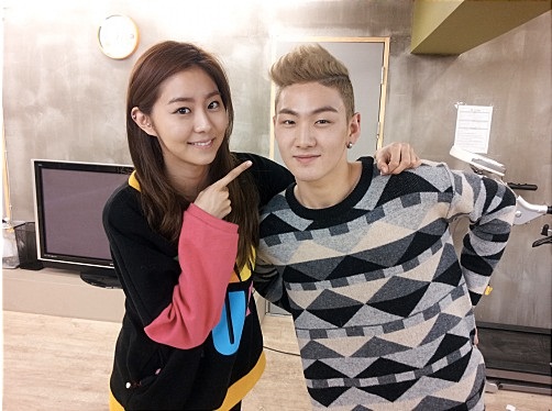 UIE 給了 NU’EST 成員名 - Kpopn