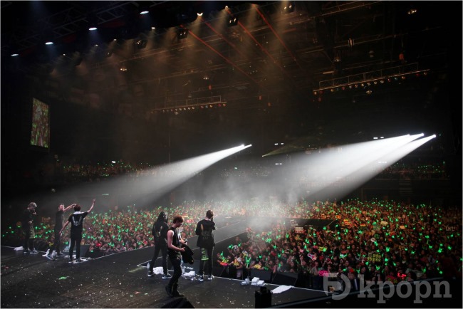 B.A.P 撼動南港101 - Kpopn