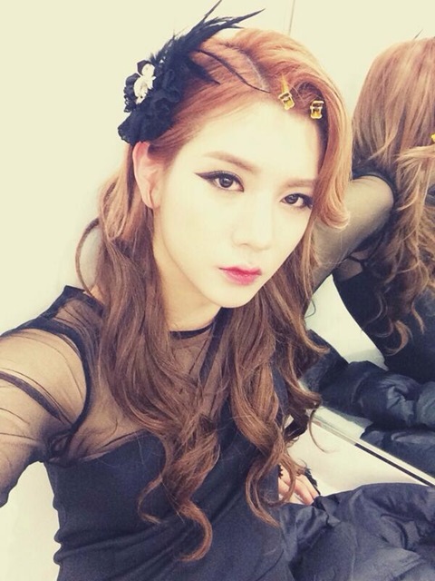 Ren 令人驚豔的女裝造型 - Kpopn