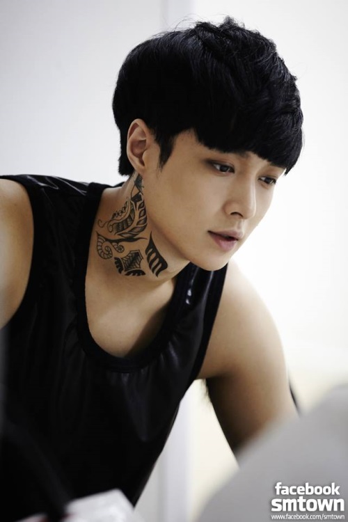 EXO-M LAY，生日快樂！ - Kpopn
