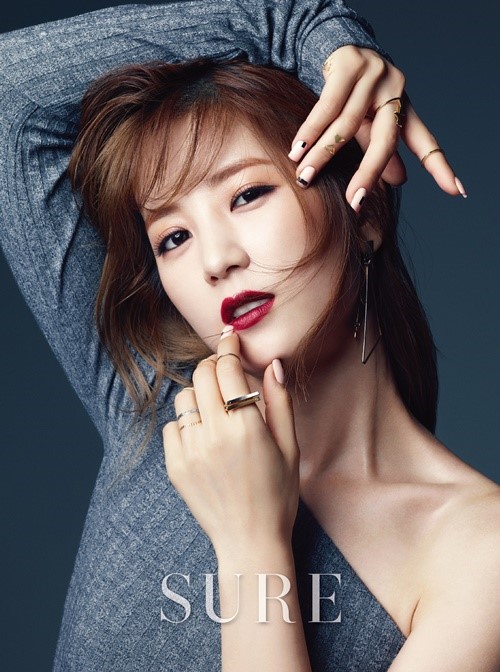 初瓏《SURE》成熟畫報 - Kpopn