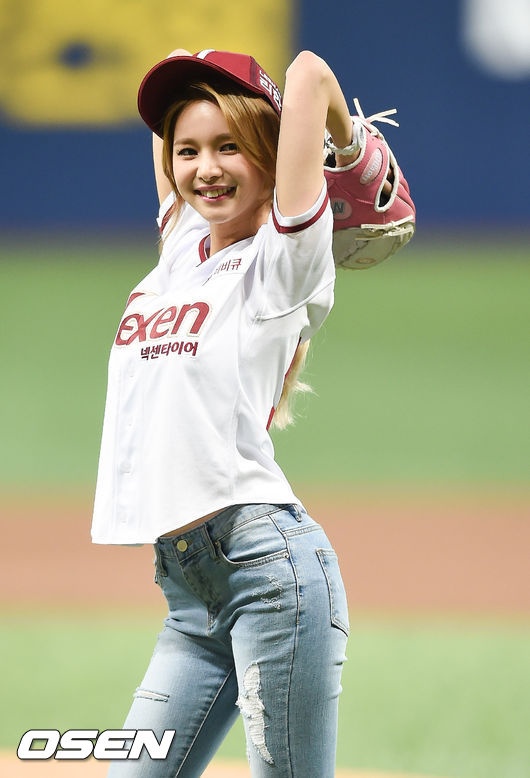 FIESTAR 成員 Jei 為韓國職棒開球 - Kpopn