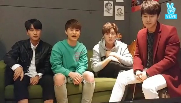 VROMANCE 完美合聲翻唱《TT》 - Kpopn